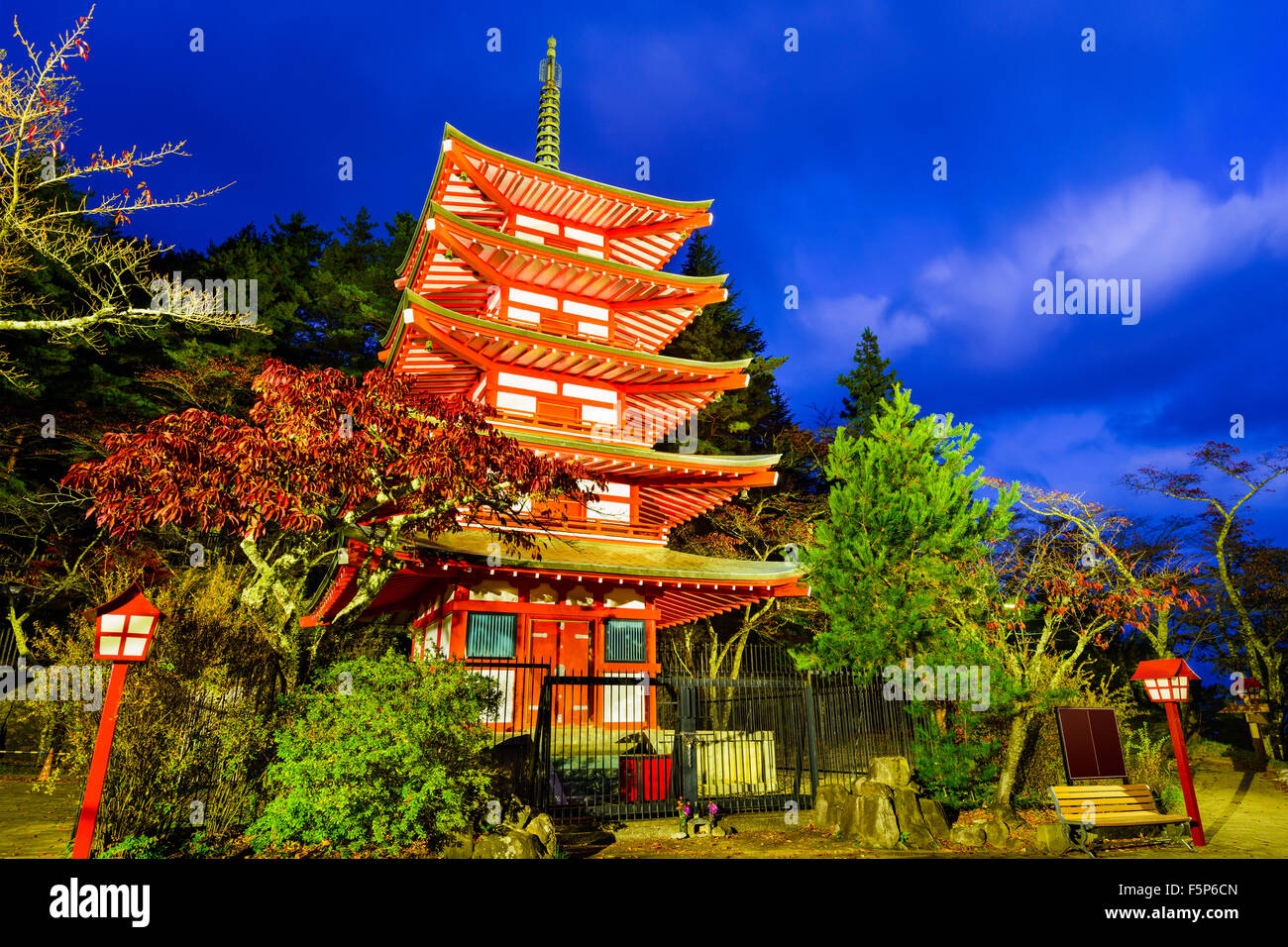 Chureito-Pagode des Arakurasengen-Heiligtums in Fujiyoshida, Japan ...