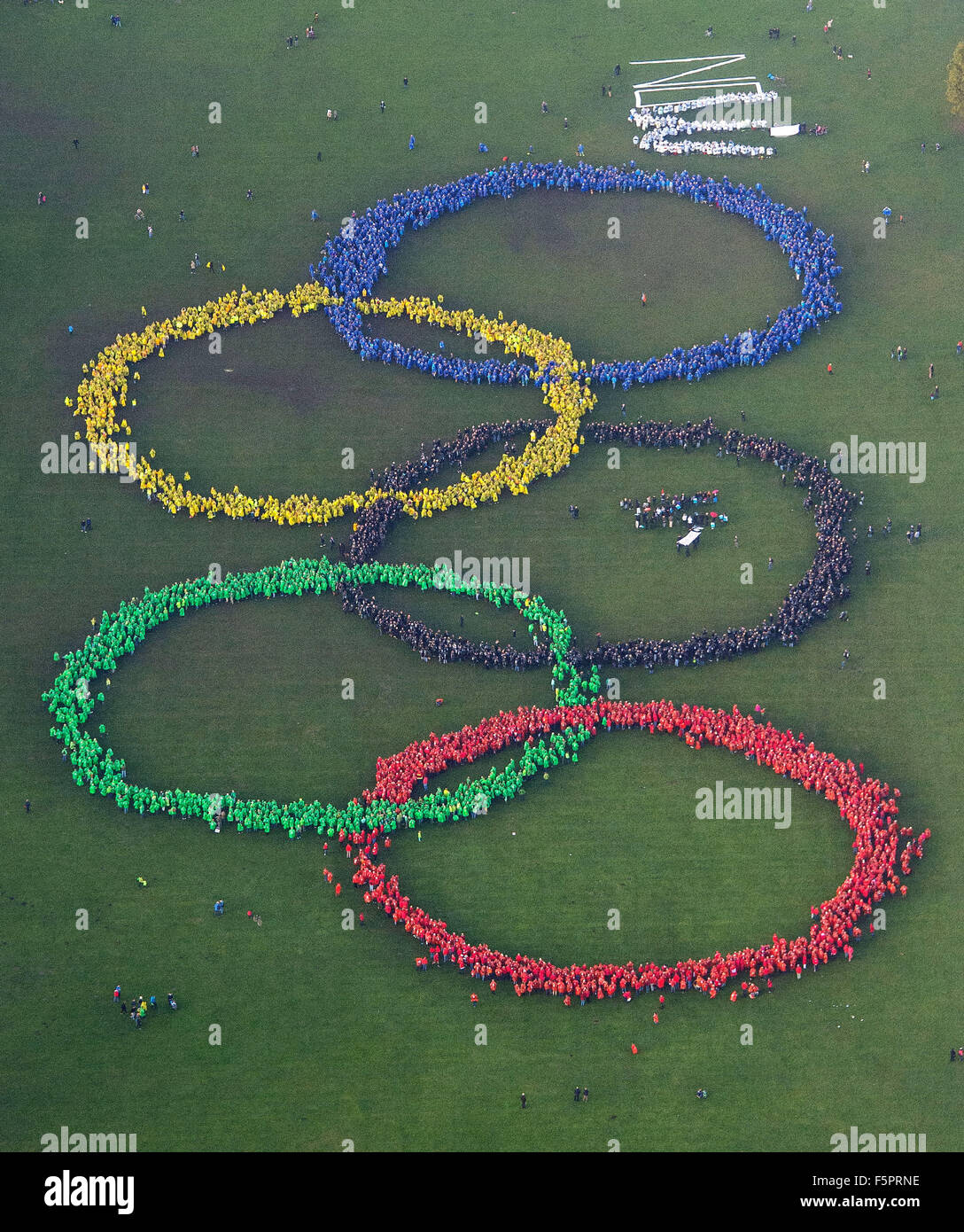 Die olympischen ringe werden gebildet -Fotos und -Bildmaterial in hoher ...