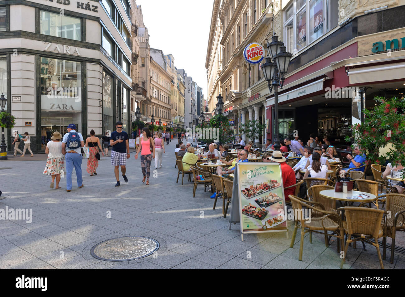 Budapest Shopping Stockfotos und -bilder Kaufen - Alamy