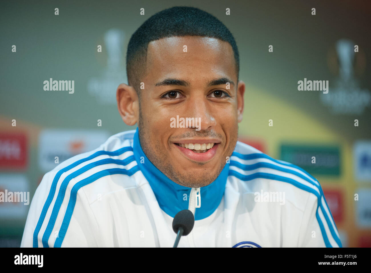 Dennis aogo schalke 04 -Fotos und -Bildmaterial in hoher Auflösung – Alamy