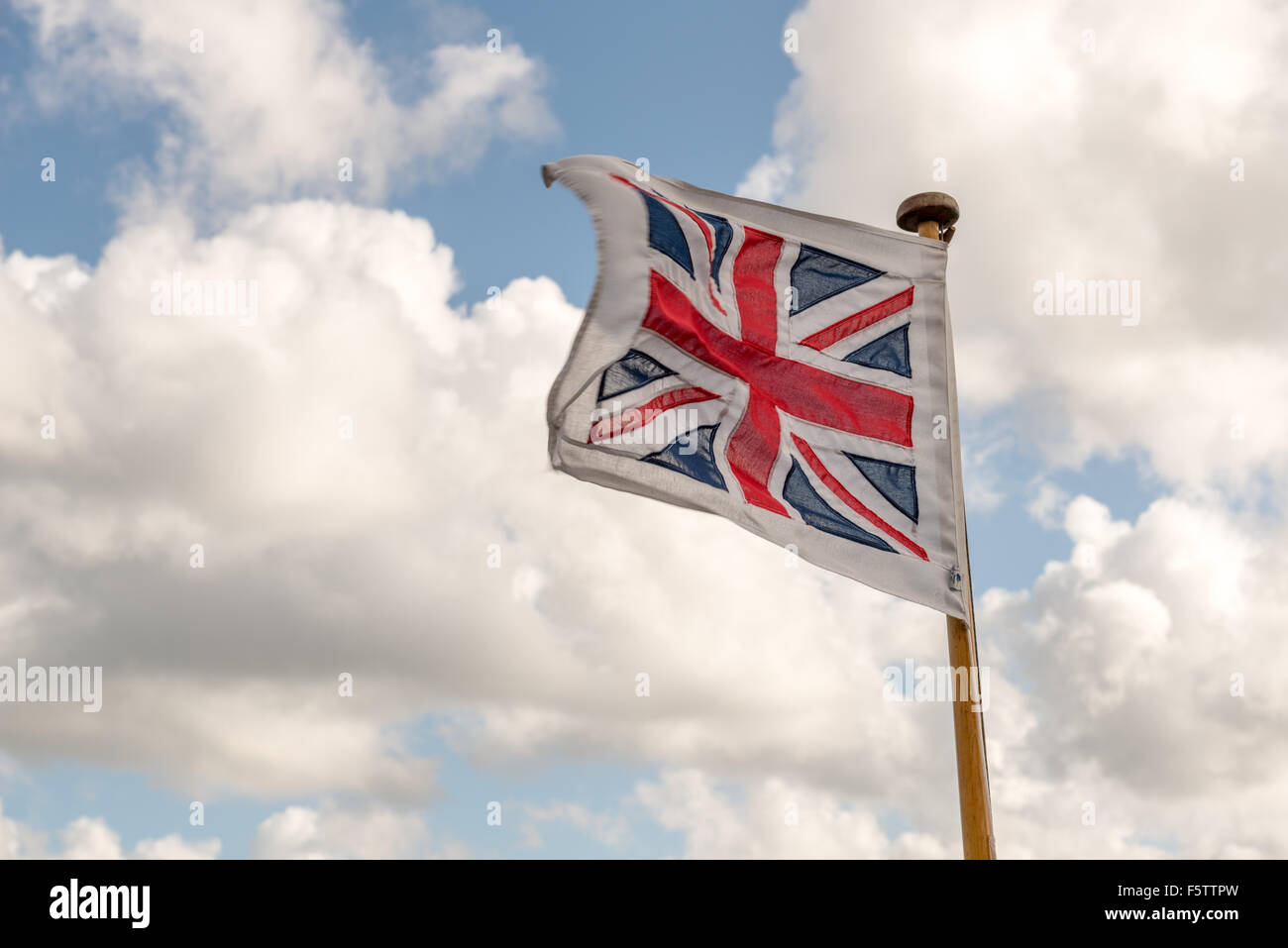 Boot fahnenmast -Fotos und -Bildmaterial in hoher Auflösung – Alamy