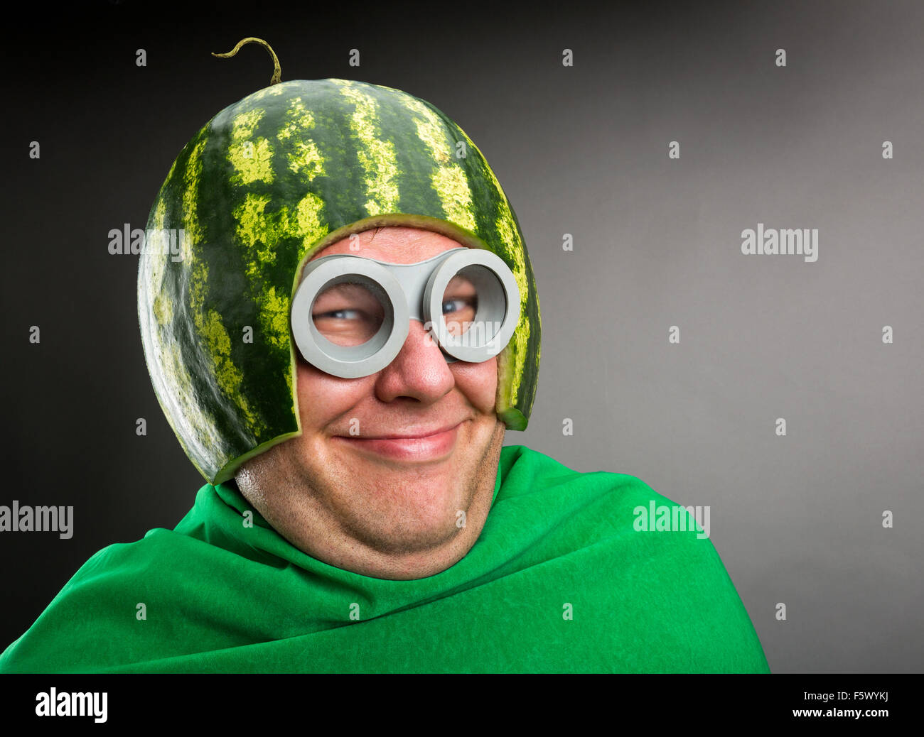 Lustig helm -Fotos und -Bildmaterial in hoher Auflösung – Alamy