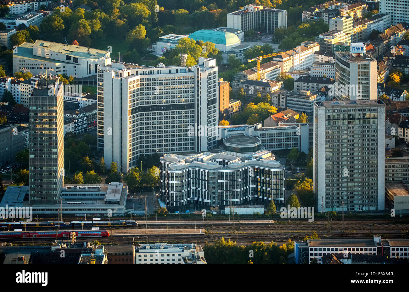 Essener Skyline Wolkenkratzer in der Stadt Essen, neue Schenker ...