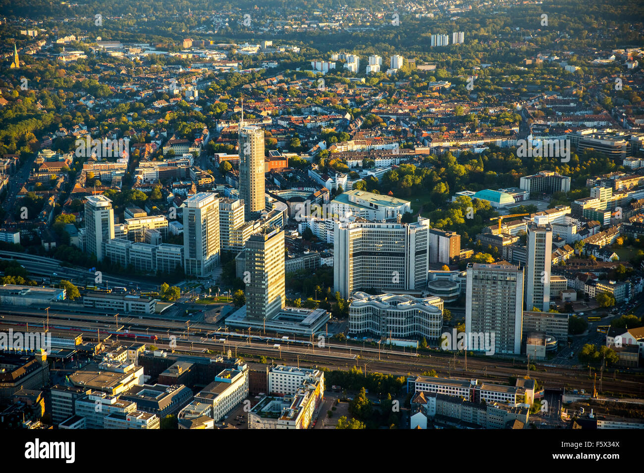 Essener Skyline Wolkenkratzer in der Stadt Essen, neue Schenker ...