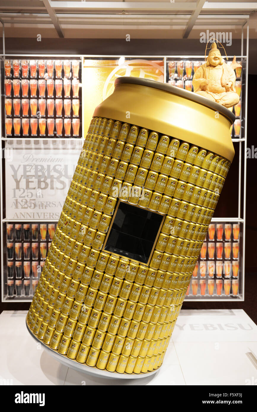 Eine große Yebisu Bierdose gemacht aus Yebisu Bier Dosen ...
