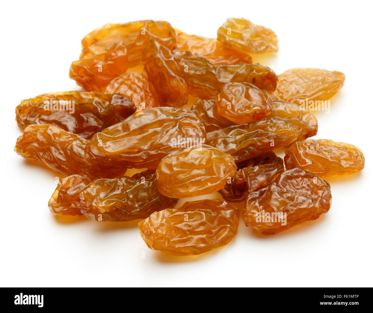 Gelbe Sultaninen Rosinen isoliert auf weißem Hintergrund Ausschnitt ...
