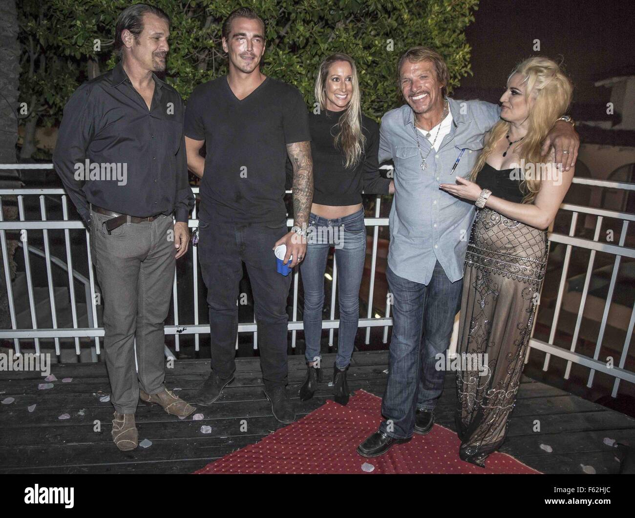 Vikki Lizzi feiert ihren Geburtstag in einem Herrenhaus der Hollywood ...