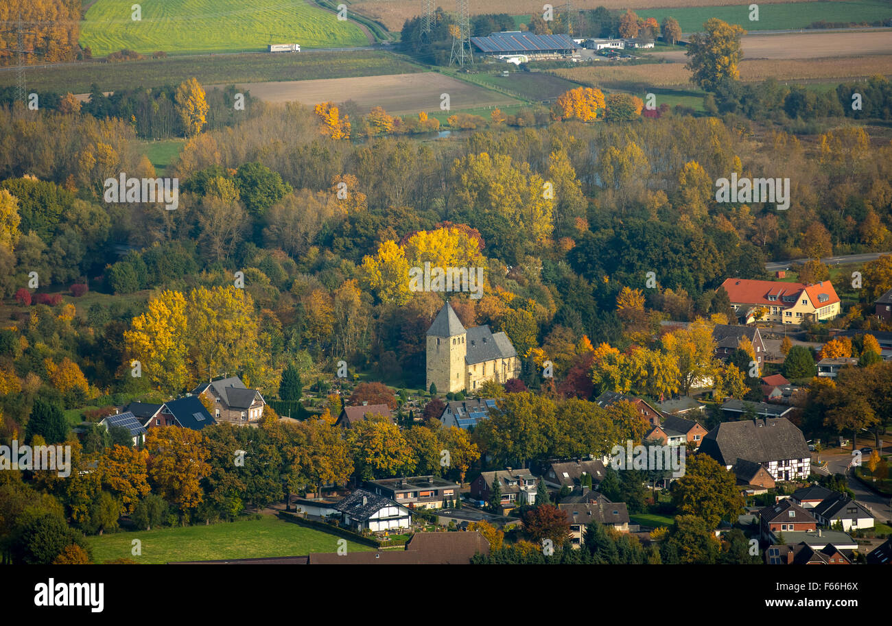 Protestantische dorfkirche uentrop im herbst -Fotos und -Bildmaterial ...