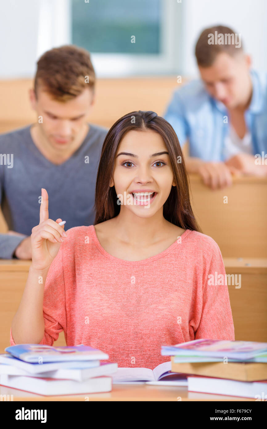 Schüler in den Prozess der Aufgaben zu erledigen Stockfotografie - Alamy
