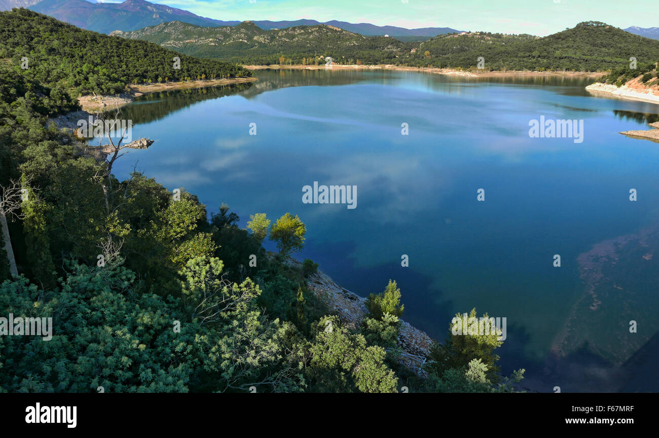 Fluss muga -Fotos und -Bildmaterial in hoher Auflösung – Alamy