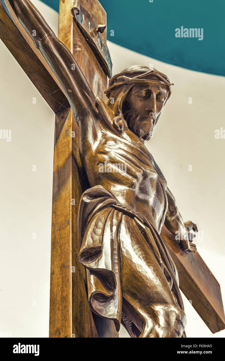 Ein Holz geschnitzte Statue der Kreuzigung von Jesus Christus Stockfotografie - Alamy