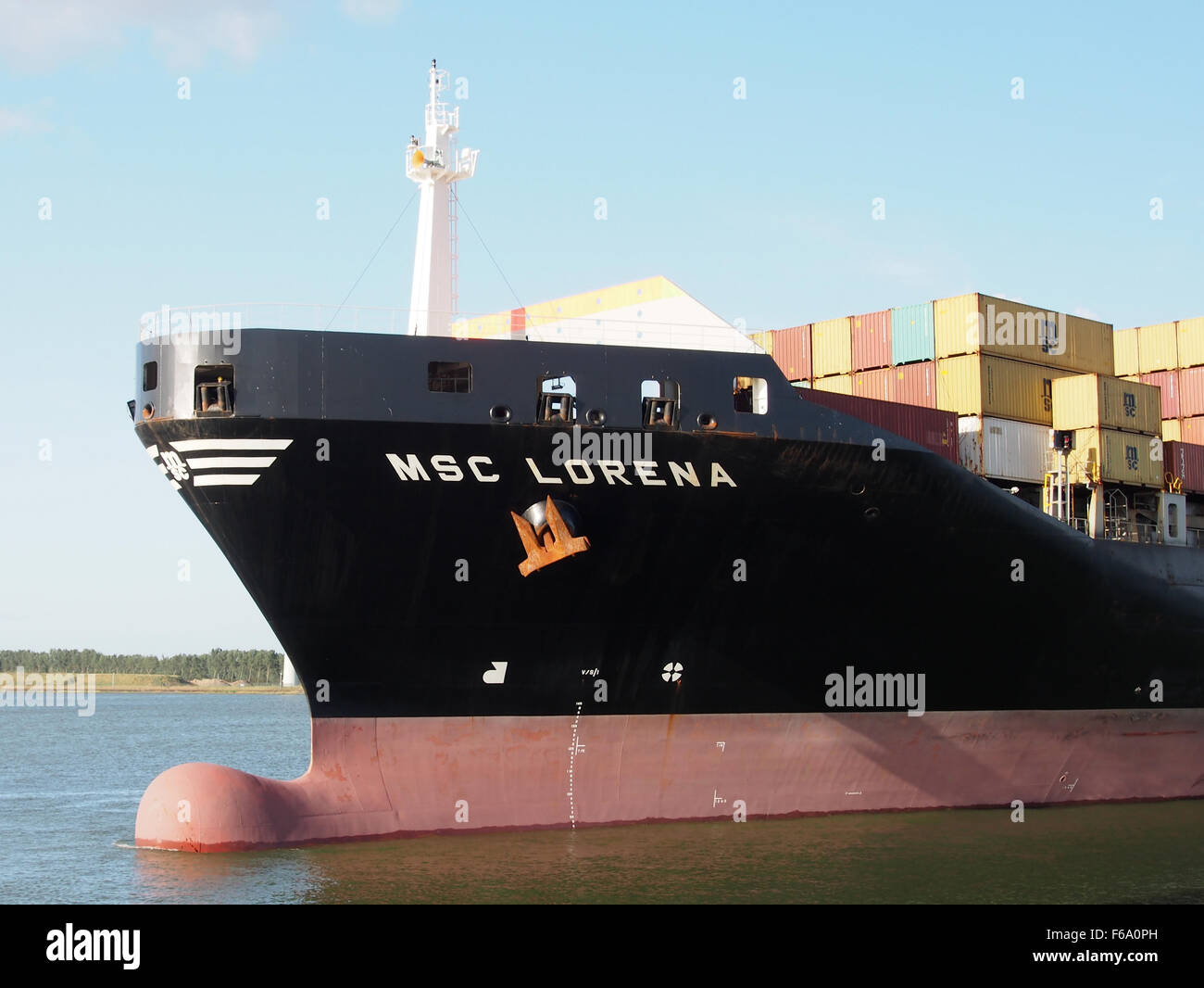 Die MSC Lorena ist ein Containerschiff mit IMO 9320403, das in ...