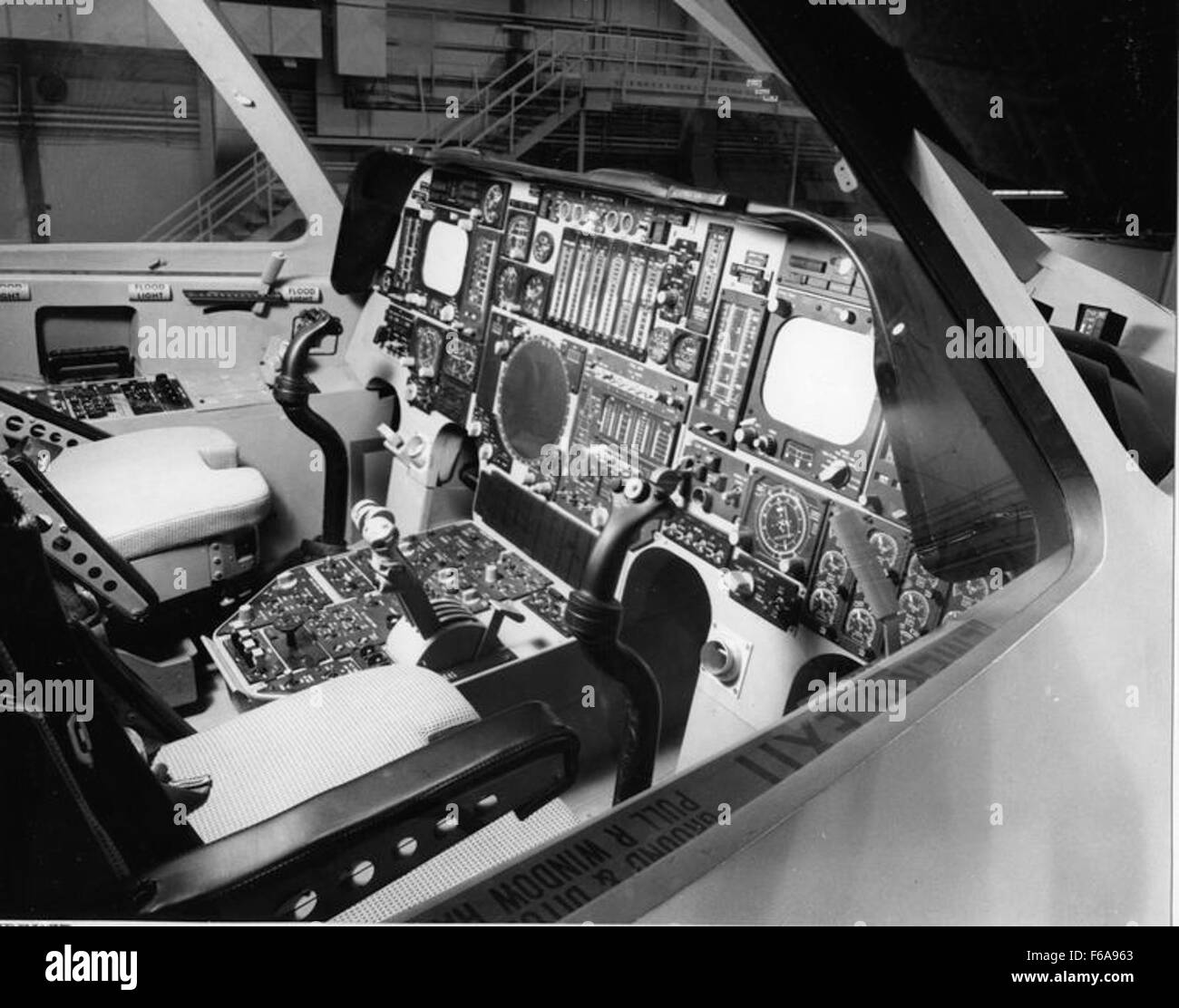 Cockpit b Schwarzweiß-Stockfotos und -bilder - Alamy