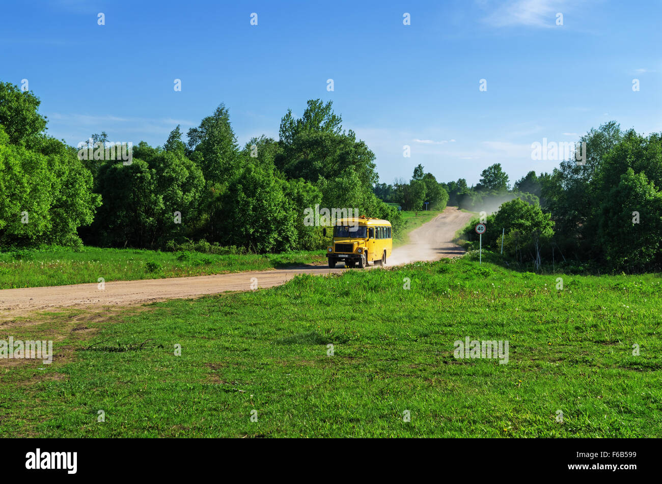 Der magische schulbus -Fotos und -Bildmaterial in hoher Auflösung – Alamy