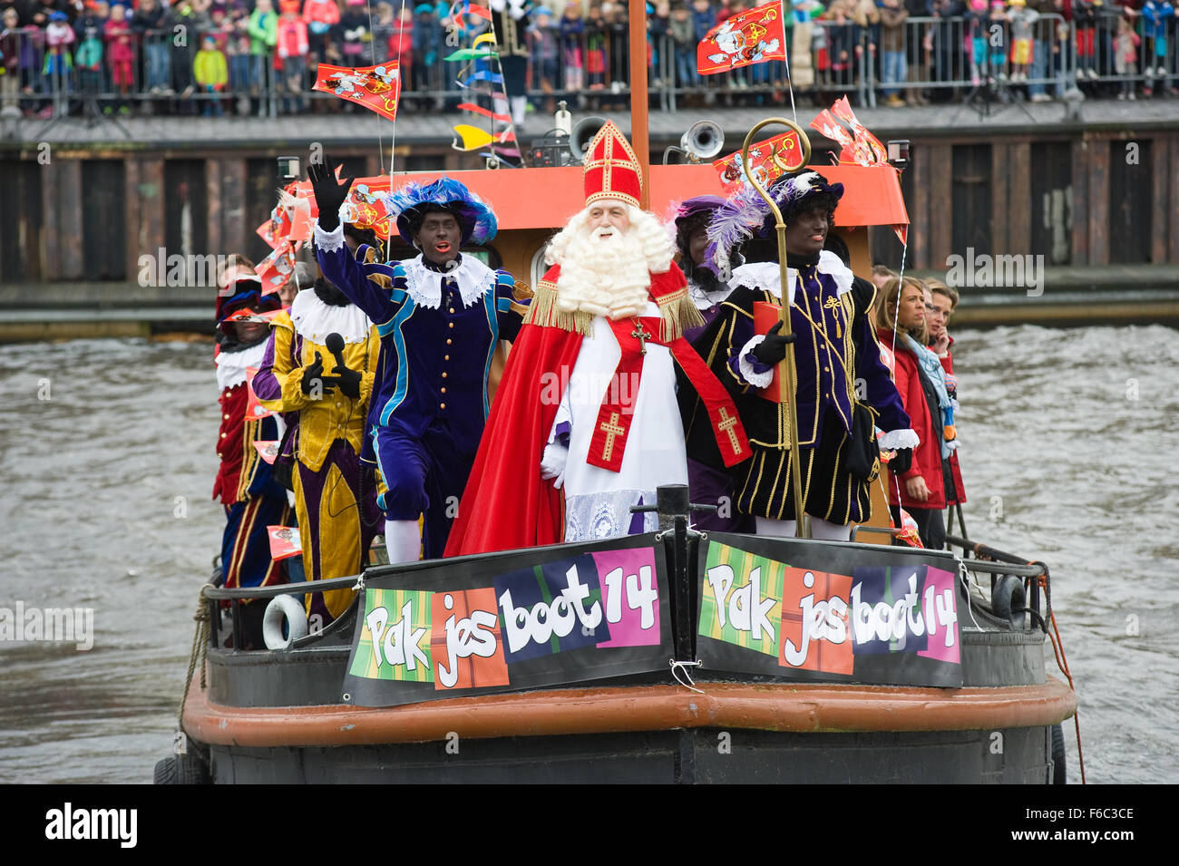 Weihnachtsmann sinterklaas -Fotos und -Bildmaterial in hoher Auflösung ...
