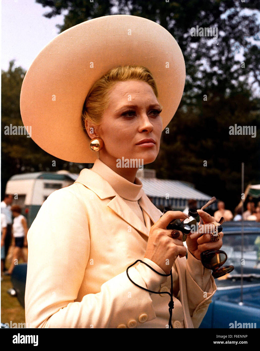 Faye dunaway the thomas crown affair -Fotos und -Bildmaterial in hoher ...
