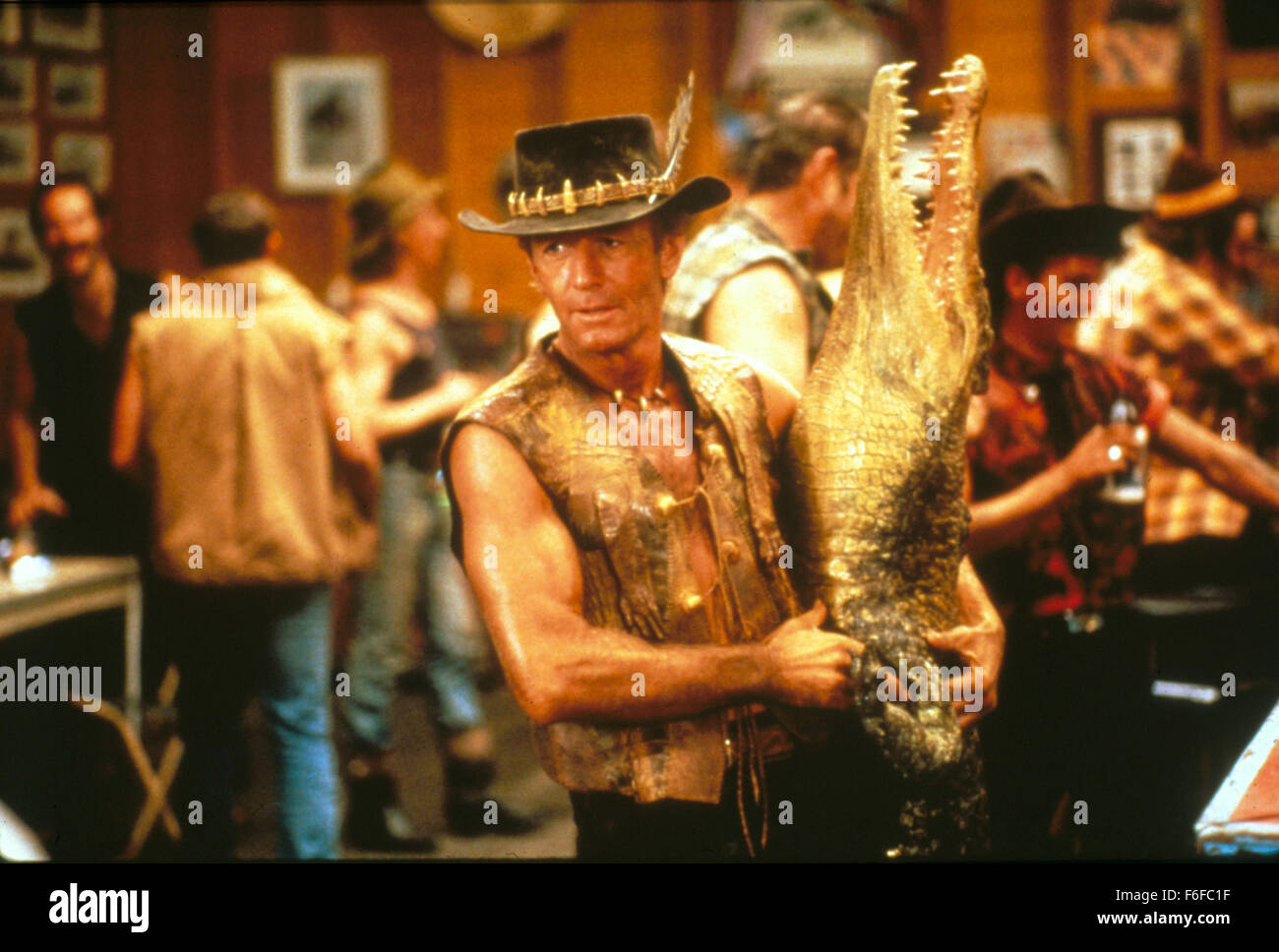 Paul hogan crocodile dundee 1986 -Fotos und -Bildmaterial in hoher ...