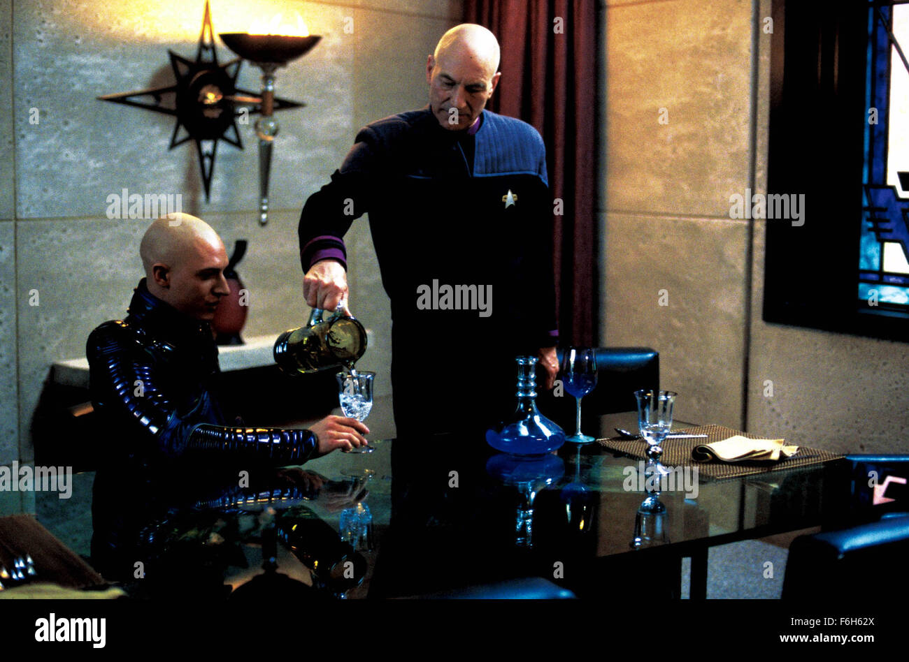 Nemesis patrick stewart tom hardy 2002 -Fotos und -Bildmaterial in ...