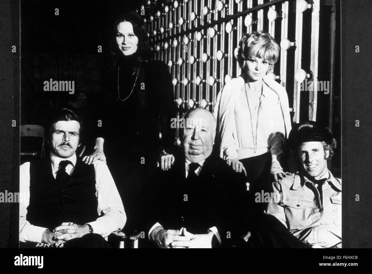 Alfred hitchcock mit familie Schwarzweiß-Stockfotos und -bilder - Alamy