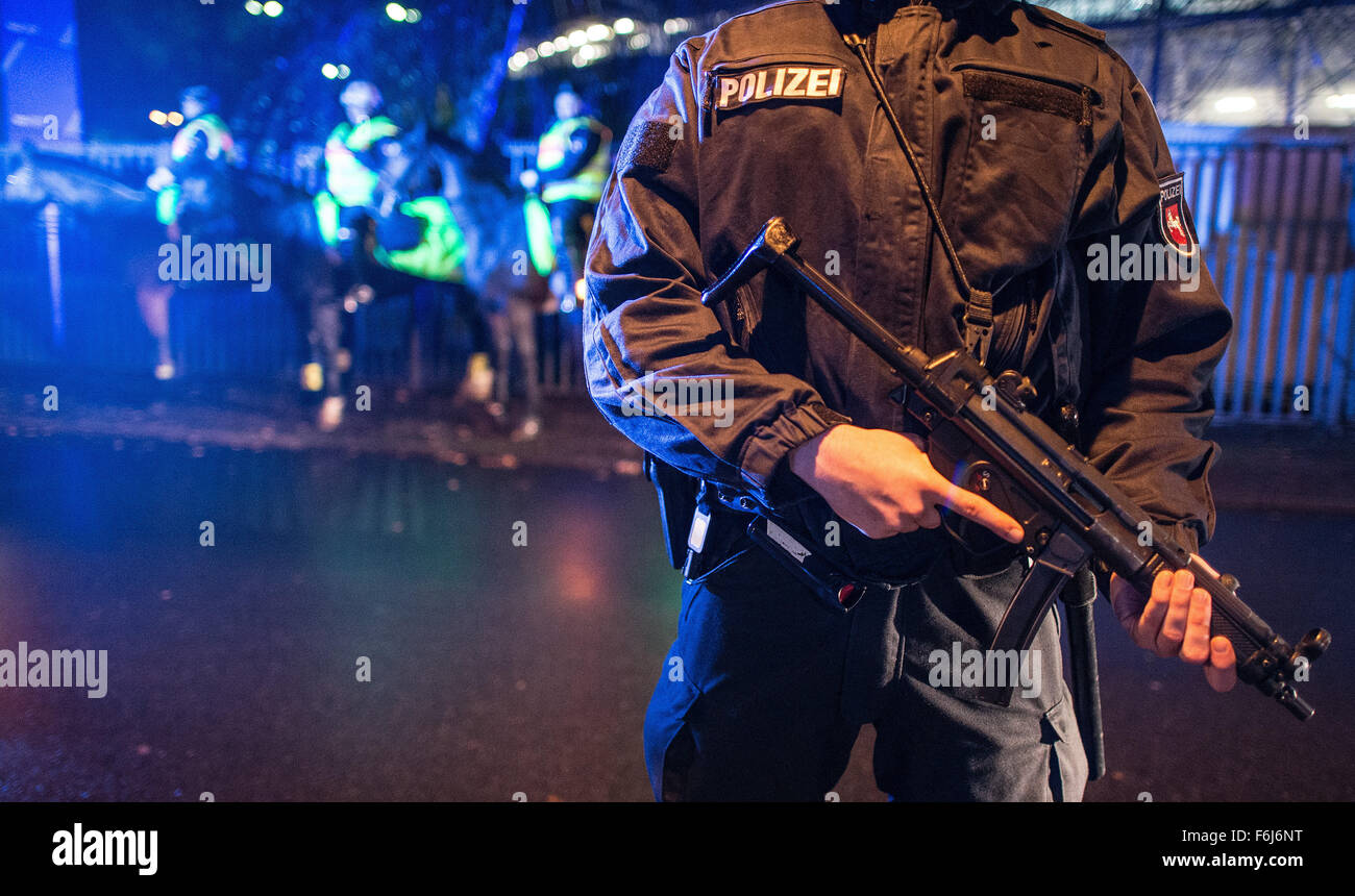 Polizei mp 5 -Fotos und -Bildmaterial in hoher Auflösung – Alamy