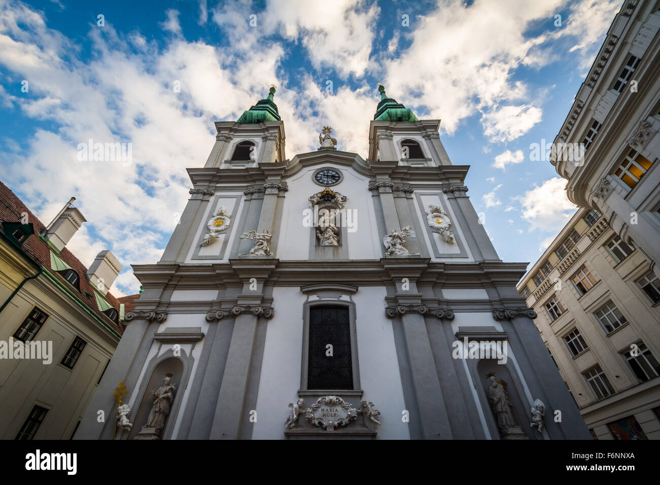 Mariahilfer kirche -Fotos und -Bildmaterial in hoher Auflösung – Alamy