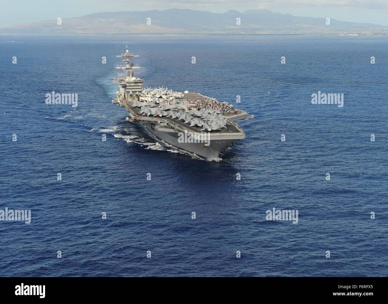 Uss theodore roosevelt cvn 71 -Fotos und -Bildmaterial in hoher ...