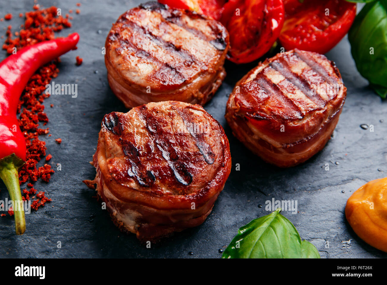Eingewickeltes fleisch -Fotos und -Bildmaterial in hoher Auflösung – Alamy