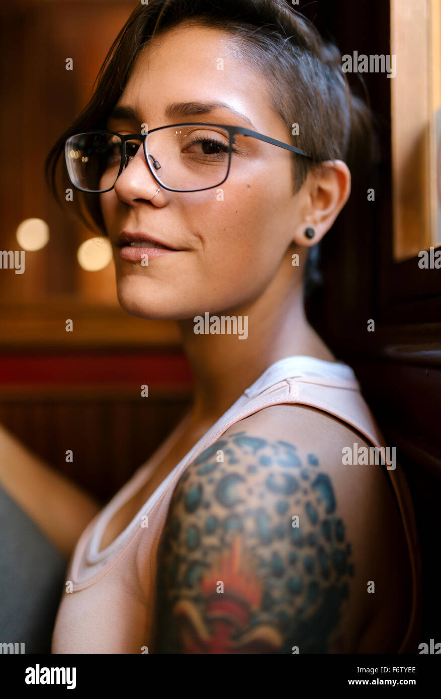 Tattoo Body Piercing Shop Stockfotos Und Bilder Kaufen Alamy