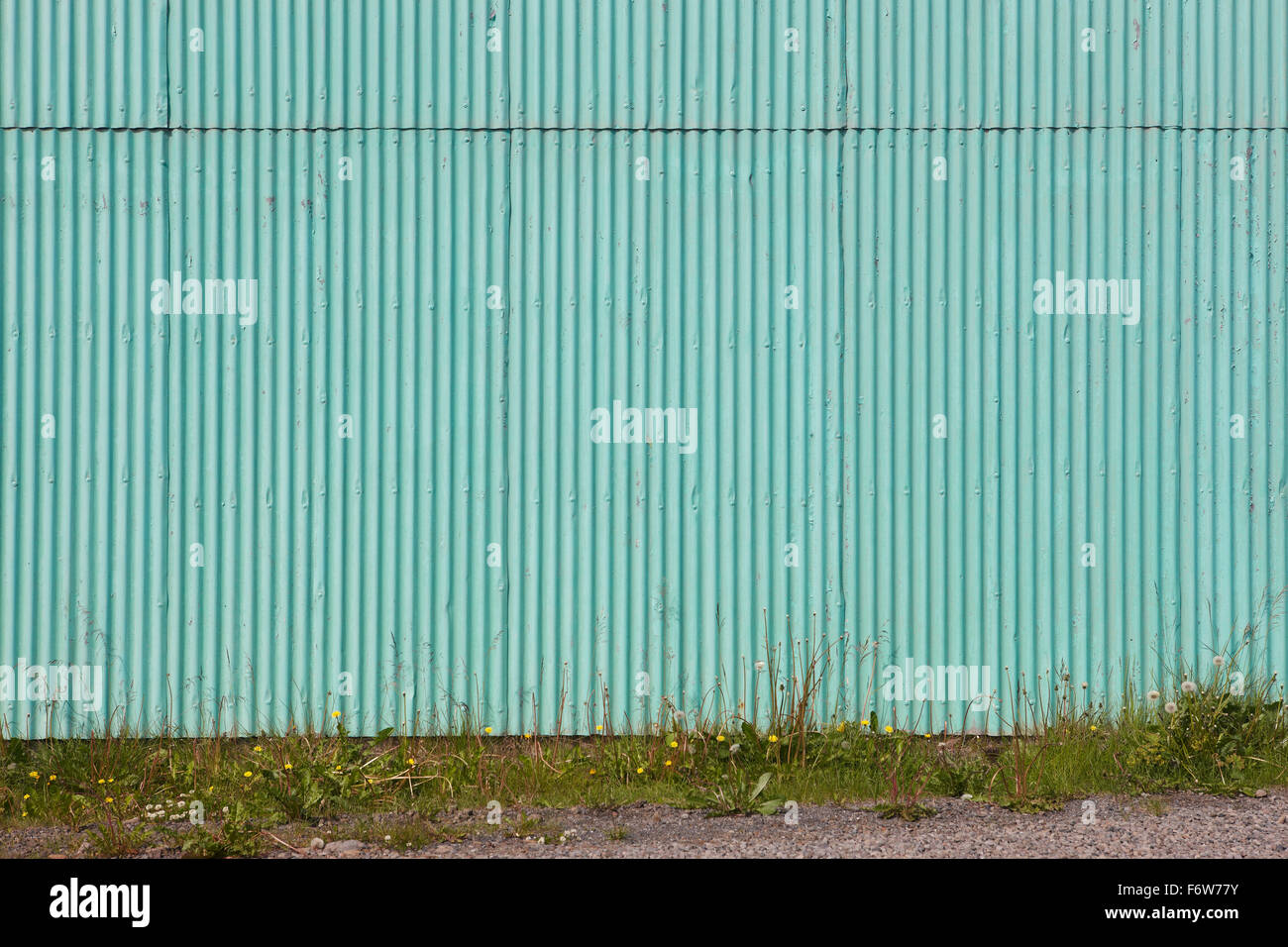 Grüne fassade aluminium -Fotos und -Bildmaterial in hoher Auflösung – Alamy