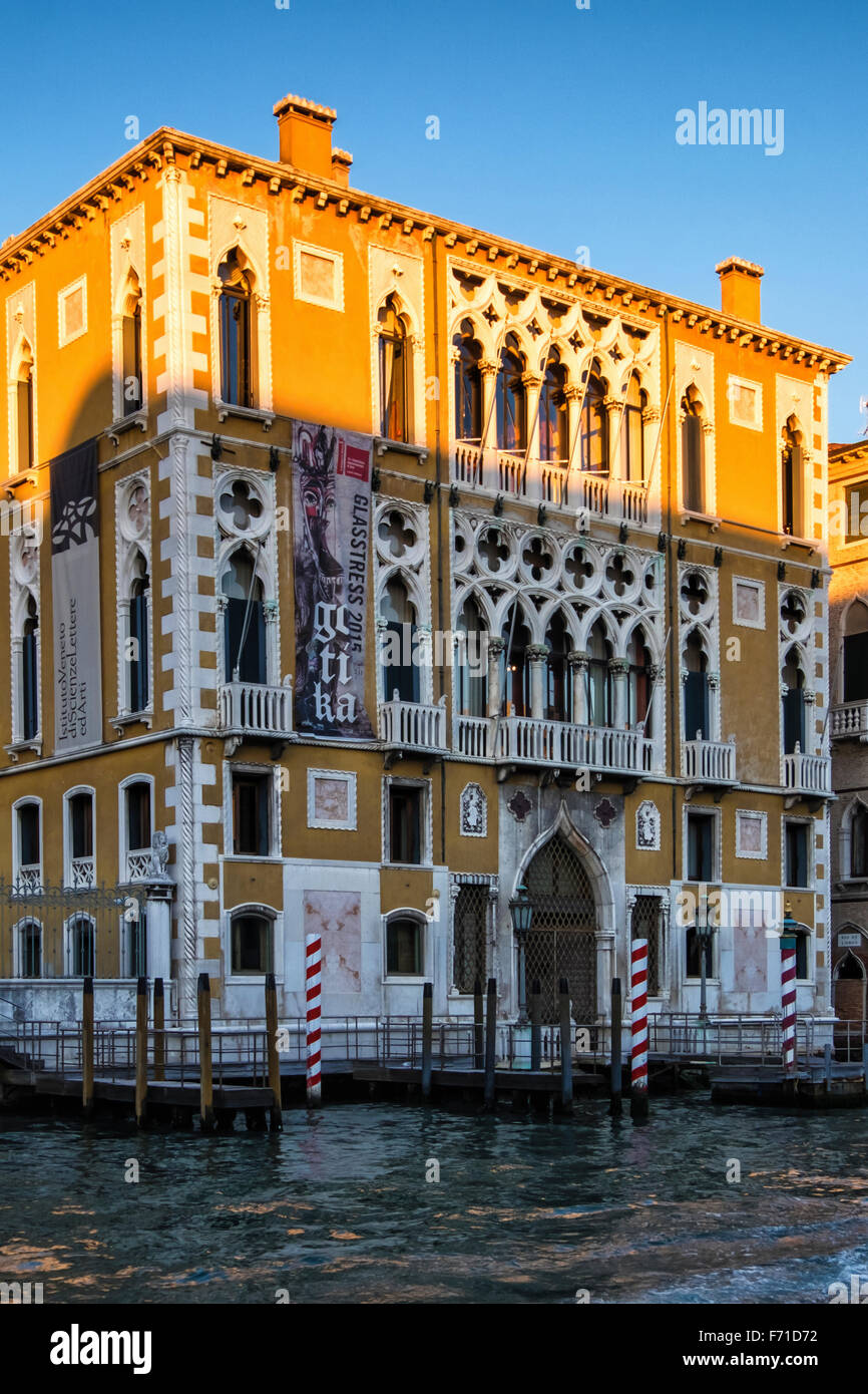 Baustil venezianische gotik -Fotos und -Bildmaterial in hoher Auflösung ...