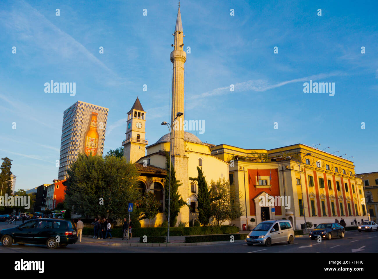 Rathaus am skanderbeg platz Stockfotos und -bilder Kaufen - Alamy