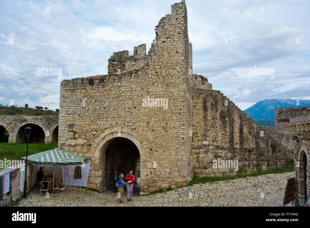 Burg kalaja -Fotos und -Bildmaterial in hoher Auflösung – Alamy