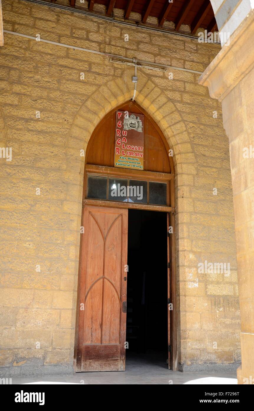 Halb offen Holz Tür Eingang Frere Hall Public Library Karachi Pakistan ...
