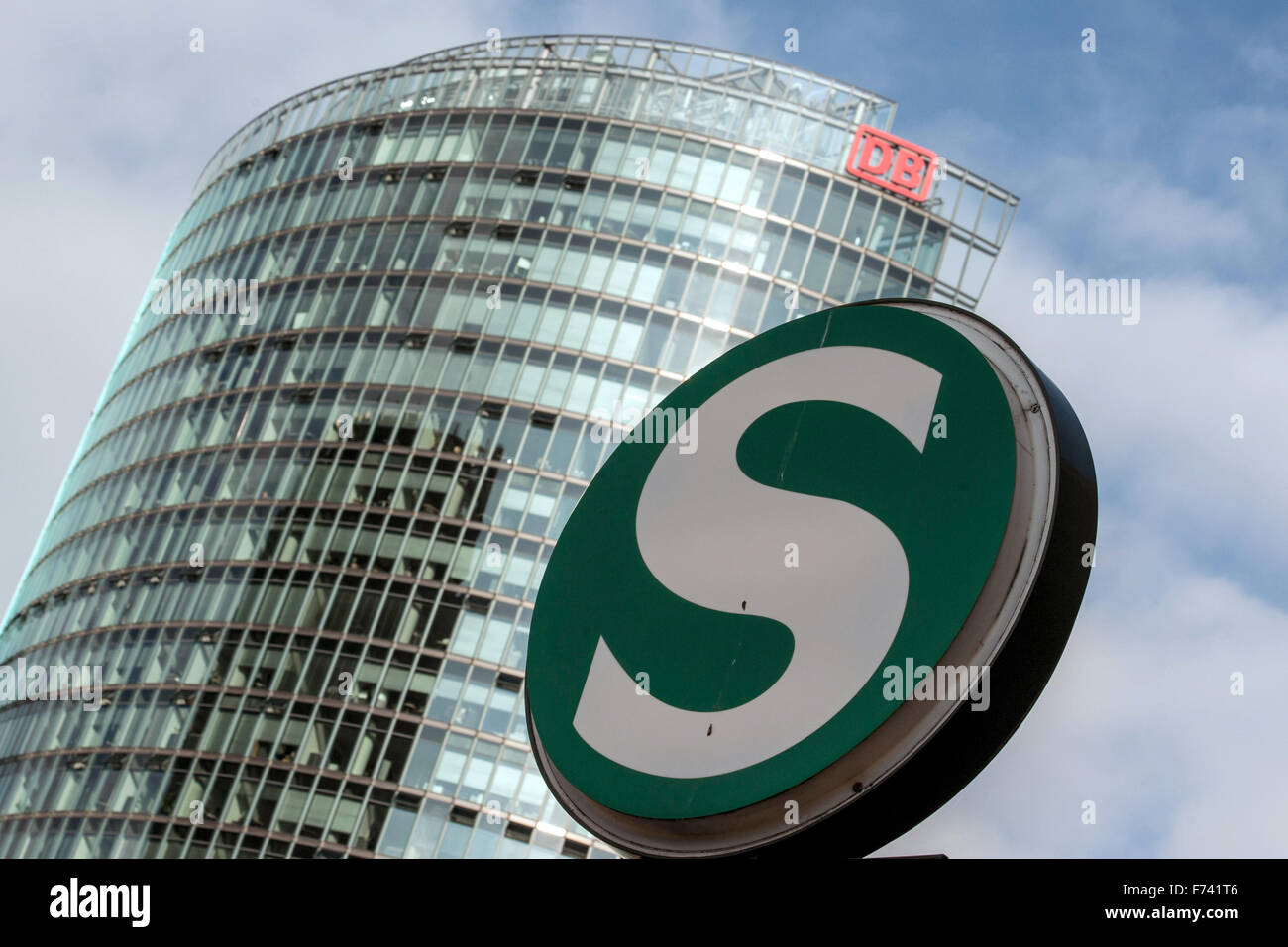 Berlin, Deutschland. 25. Sep 2015. Ein Zeichen für die S-Bahn s-Bahn ...