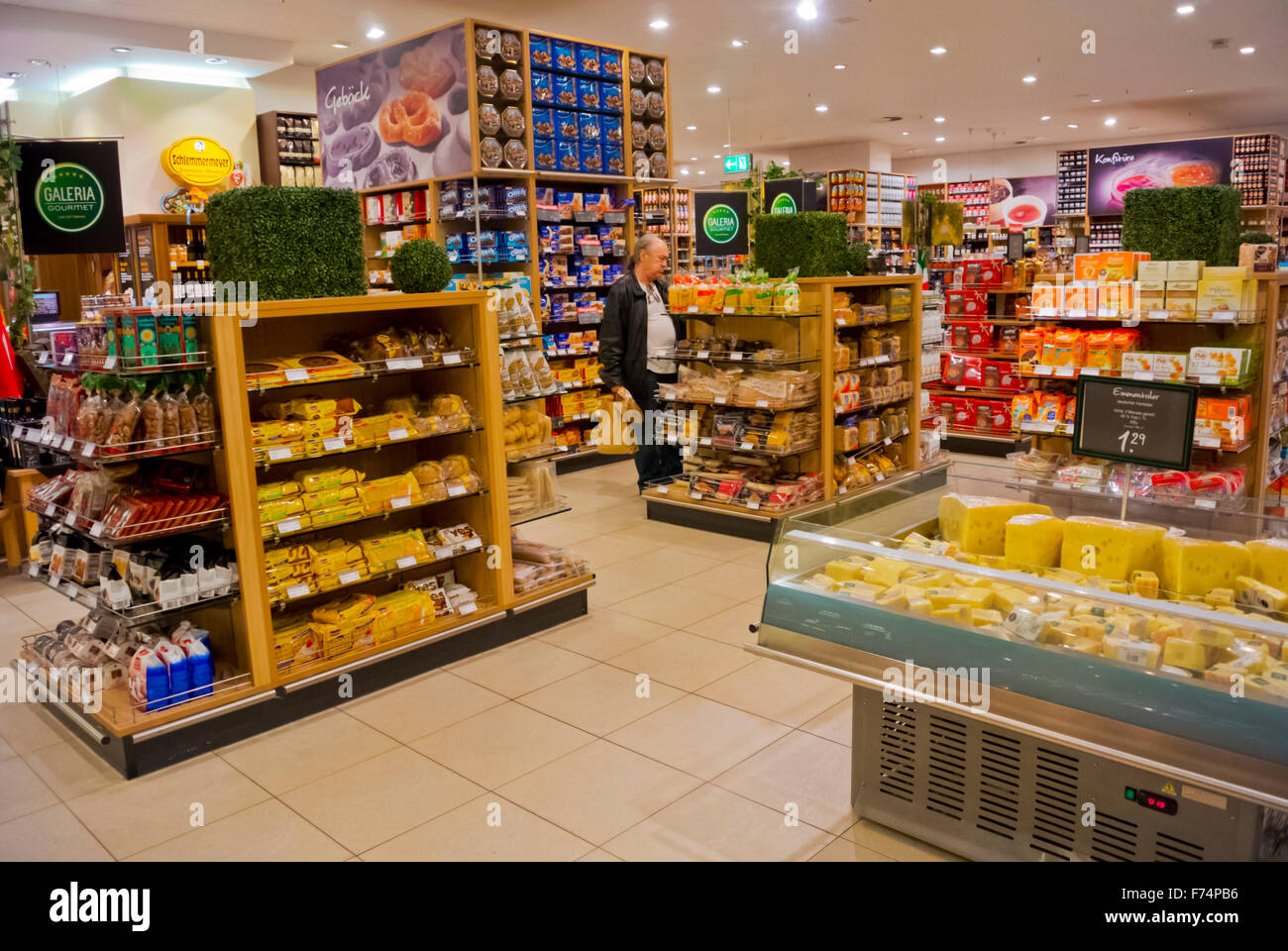 German supermarket berlin -Fotos und -Bildmaterial in hoher Auflösung ...