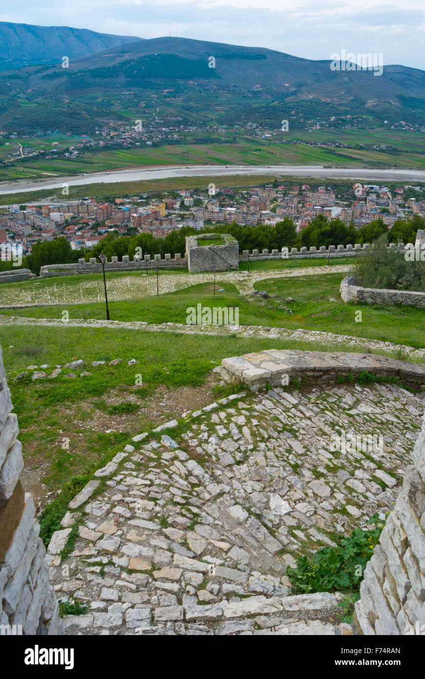 Burg kalaja -Fotos und -Bildmaterial in hoher Auflösung – Alamy