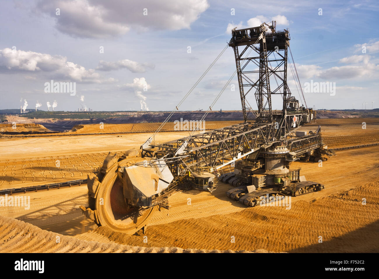 Schaufelrad bagger -Fotos und -Bildmaterial in hoher Auflösung – Alamy