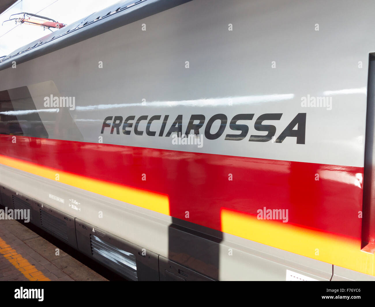 Logo freccia -Fotos und -Bildmaterial in hoher Auflösung – Alamy