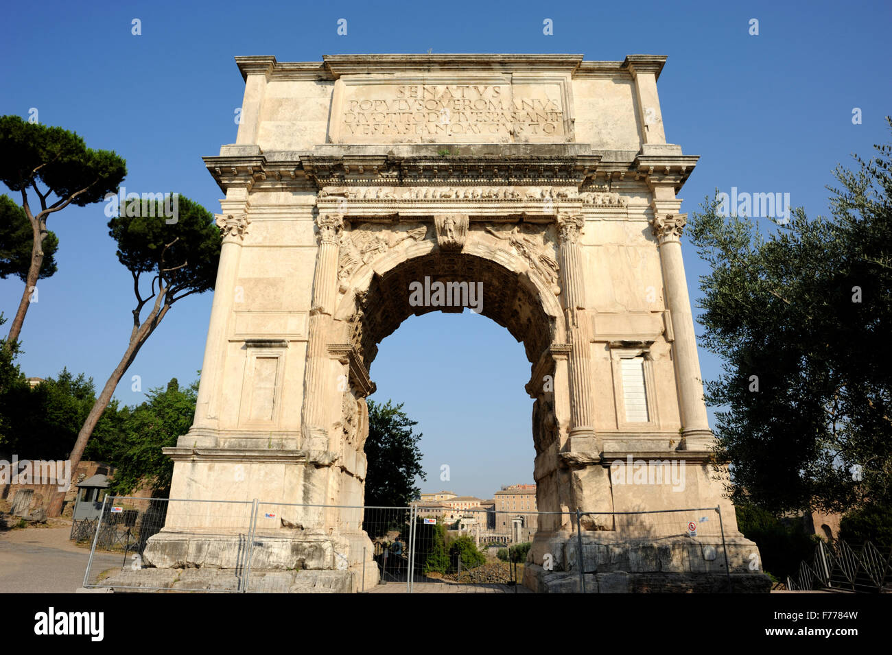 Titus triumph arch -Fotos und -Bildmaterial in hoher Auflösung – Alamy