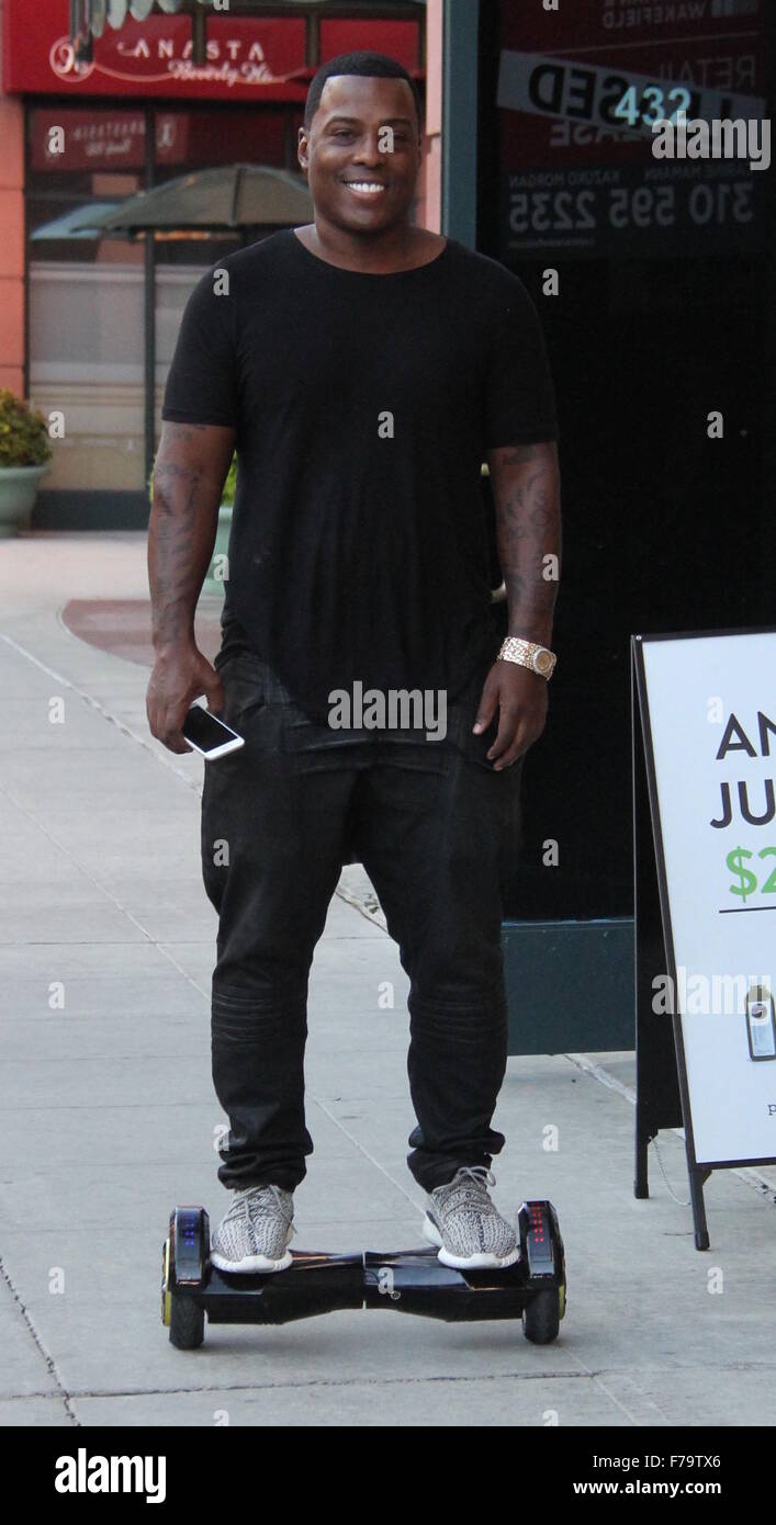 Won-G Bruny Reiten auf seinem Roller Bevery Hills mit Selbstausgleich ...