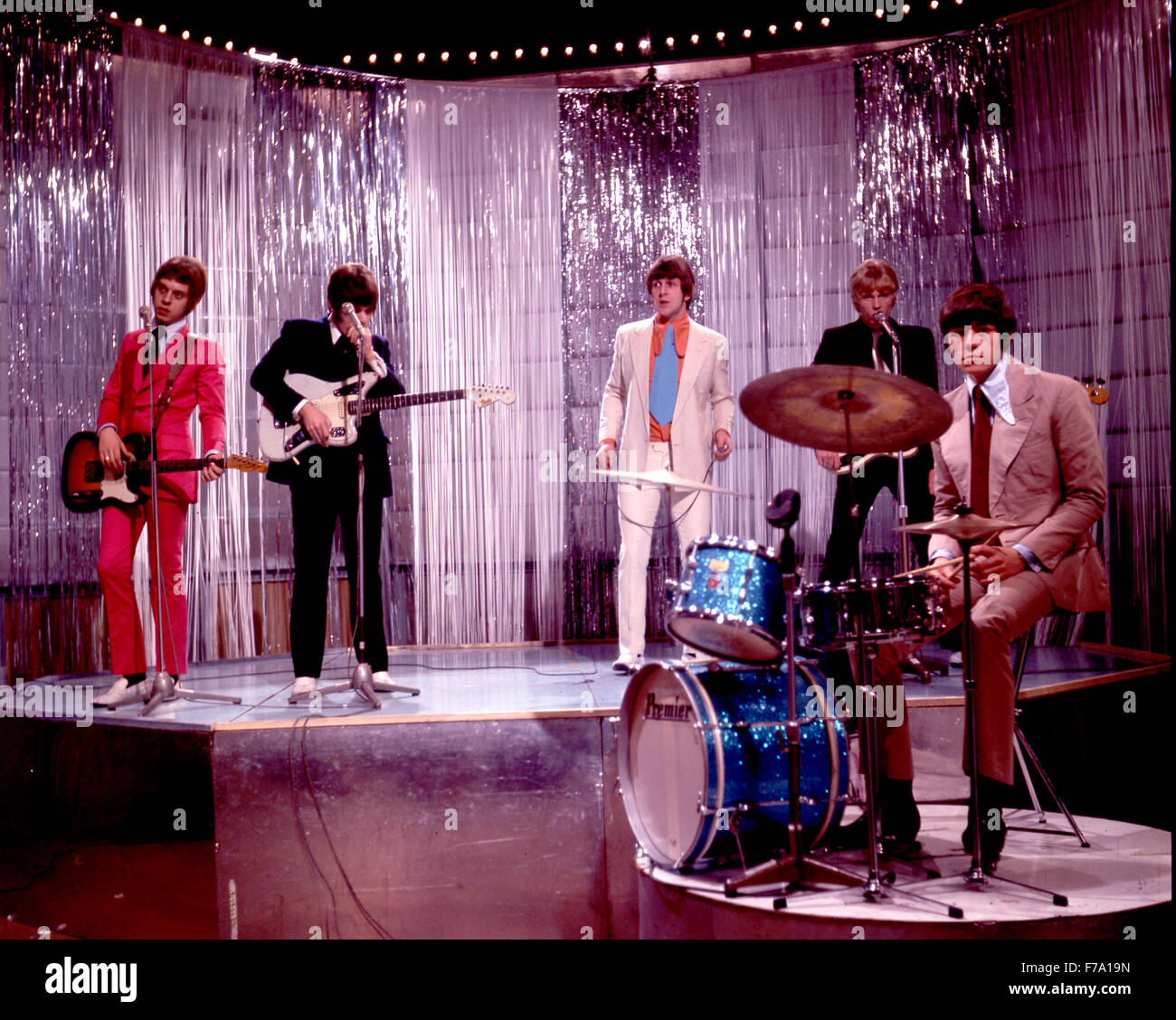 DIE bewegen UK-pop-Gruppe im Jahr 1967. Von links: Trevor Burton, Roy ...