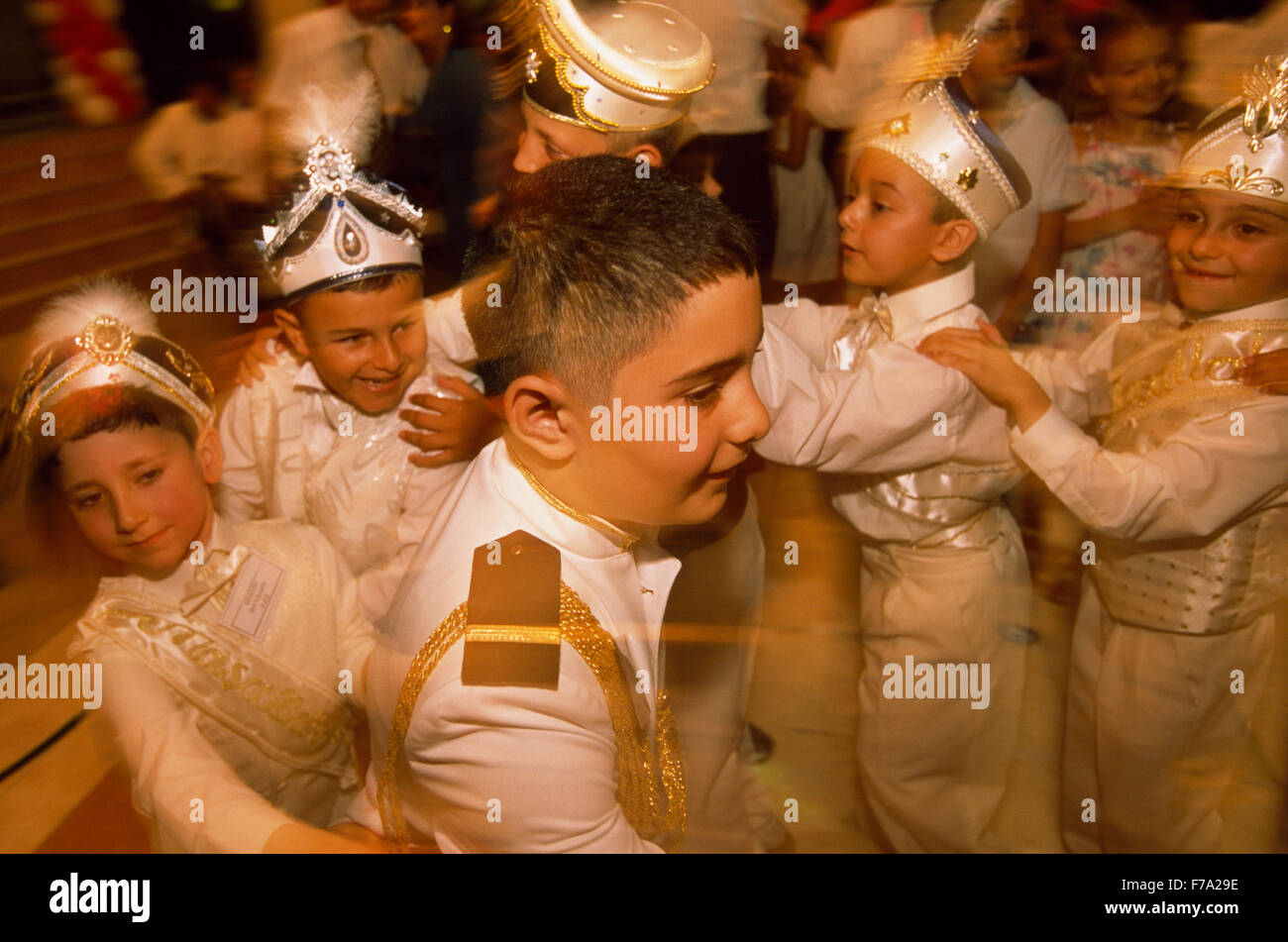 Circumcision clothing -Fotos und -Bildmaterial in hoher Auflösung – Alamy
