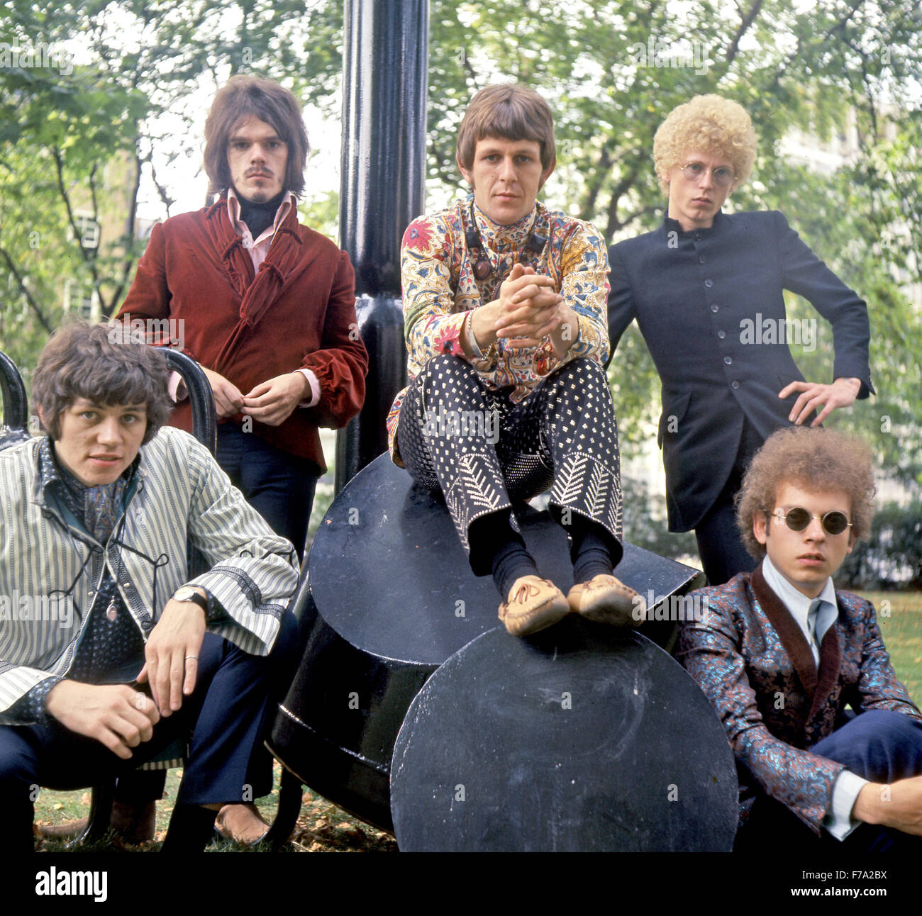 Move uk pop group trevor -Fotos und -Bildmaterial in hoher Auflösung ...