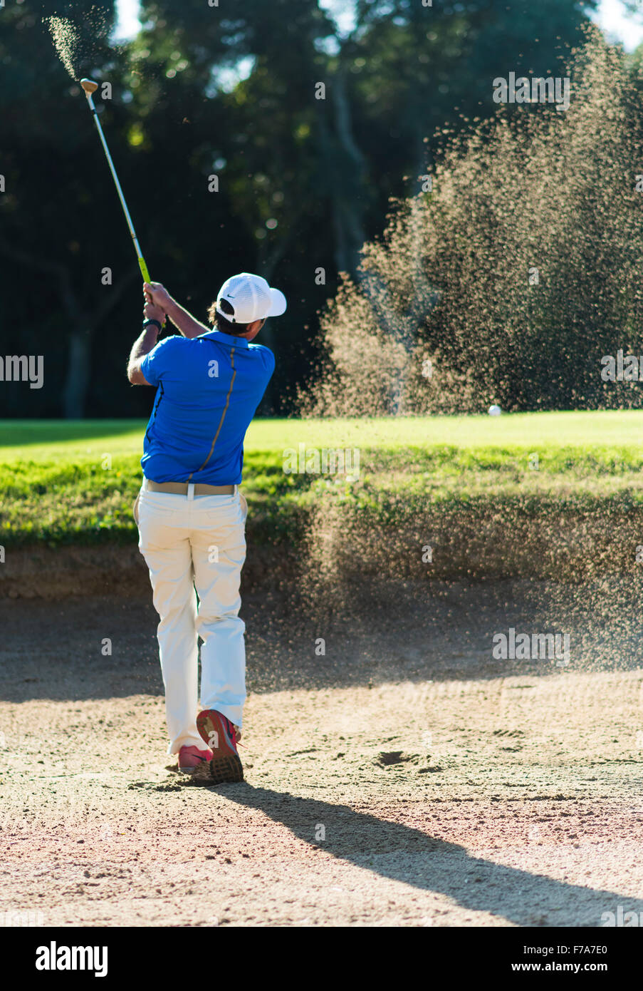 Einen schuss spielen -Fotos und -Bildmaterial in hoher Auflösung – Alamy