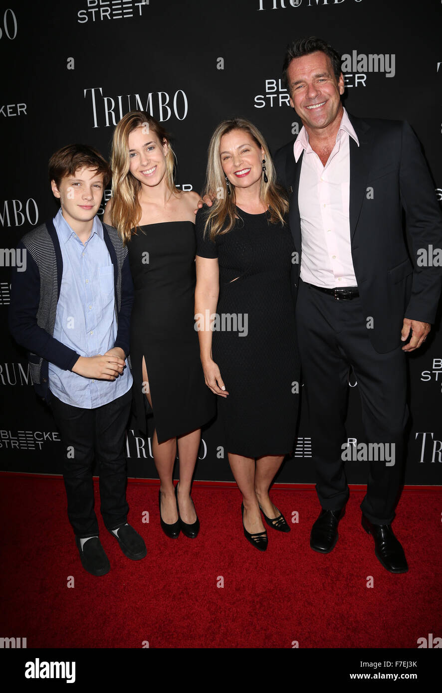 US-Premiere von "Trumbo" Samuel Goldwyn Theater - Ankünfte mit: Nanci ...