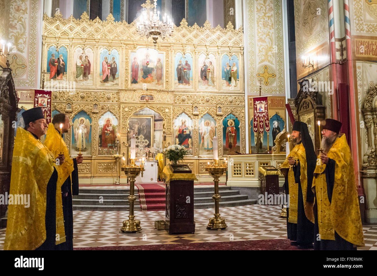 Interior russian orthodox alexander nevsky -Fotos und -Bildmaterial in ...