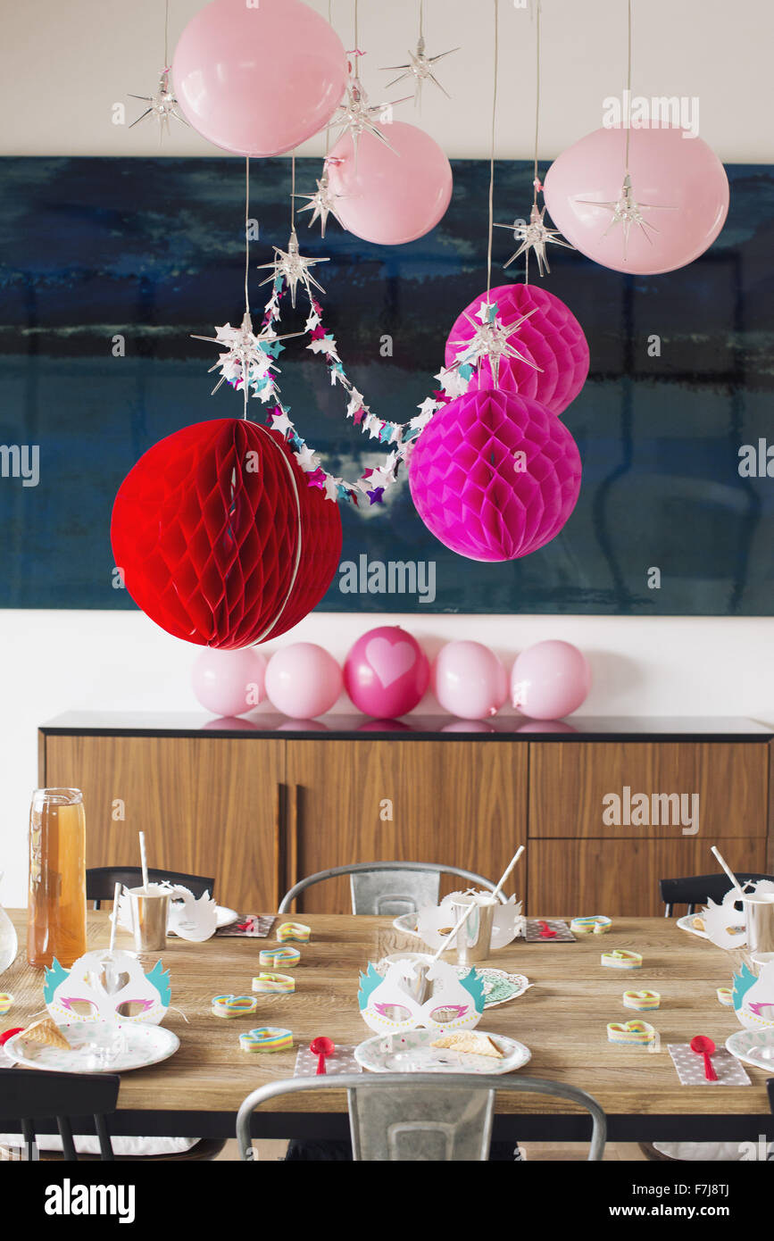 Geburtstag girlanden -Fotos und -Bildmaterial in hoher Auflösung – Alamy