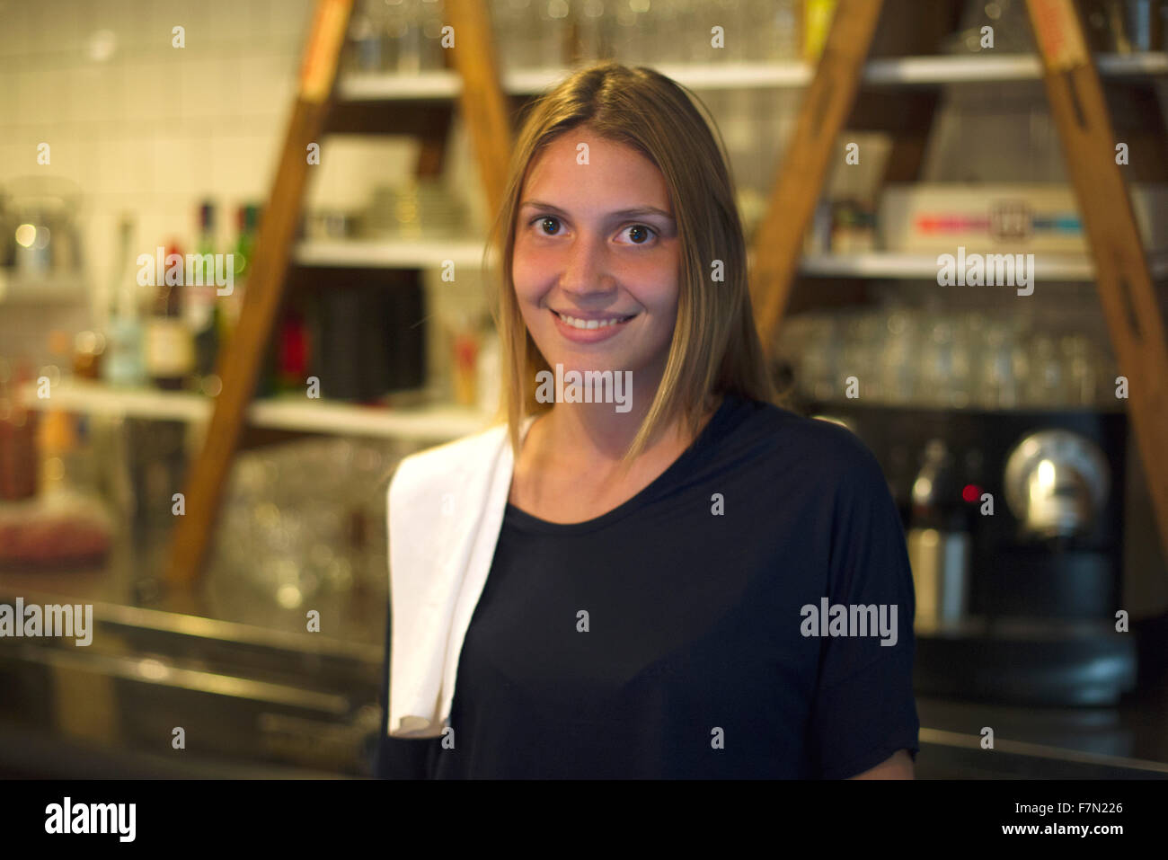 Kellnerin kellnerinnen server mitarbeiter mitarbeiter arbeiter arbeiter ...