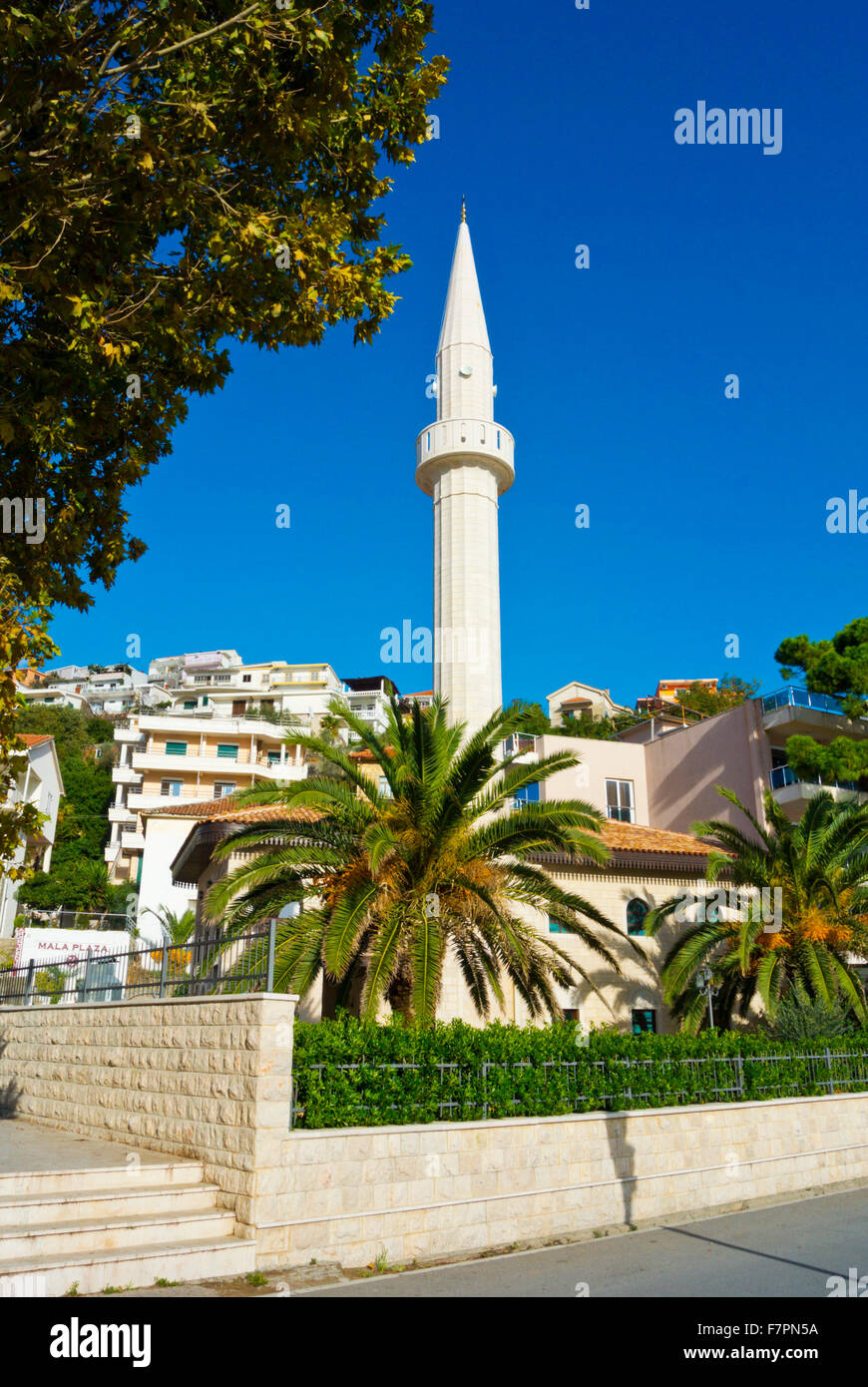 Xhamia e Detareve, Moschee, Mala Plaza, am Wasser mit Strand, Ulcinj ...