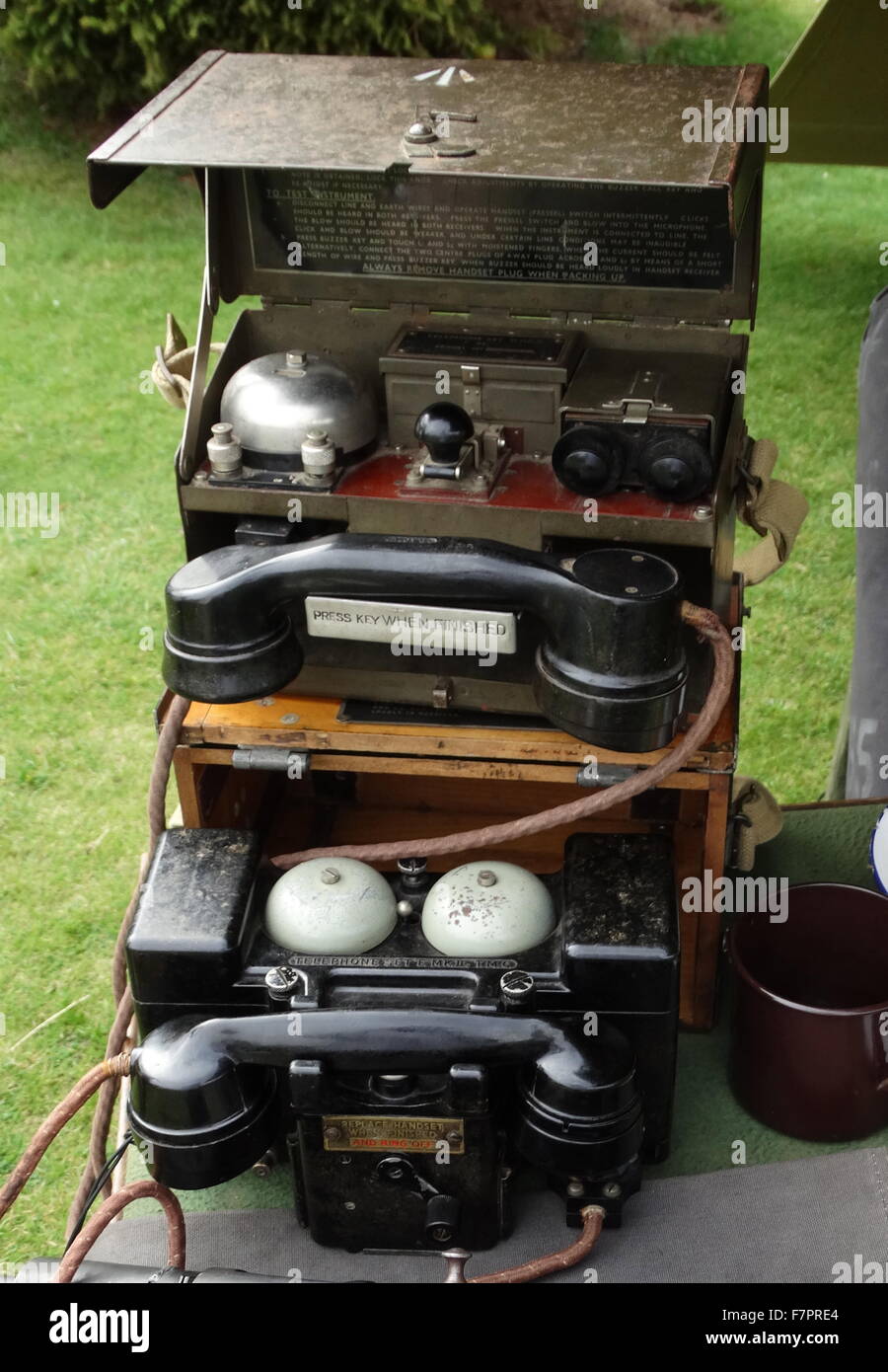 Zweiter Weltkrieg 'F' MK II tragbares Telefon-sets für die britische ...